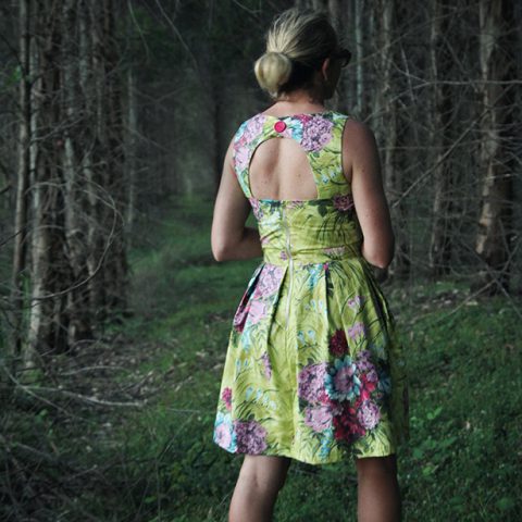 Daphne Day Dress Sewing Pattern (Cut Out Back) - Sew This Pattern ...